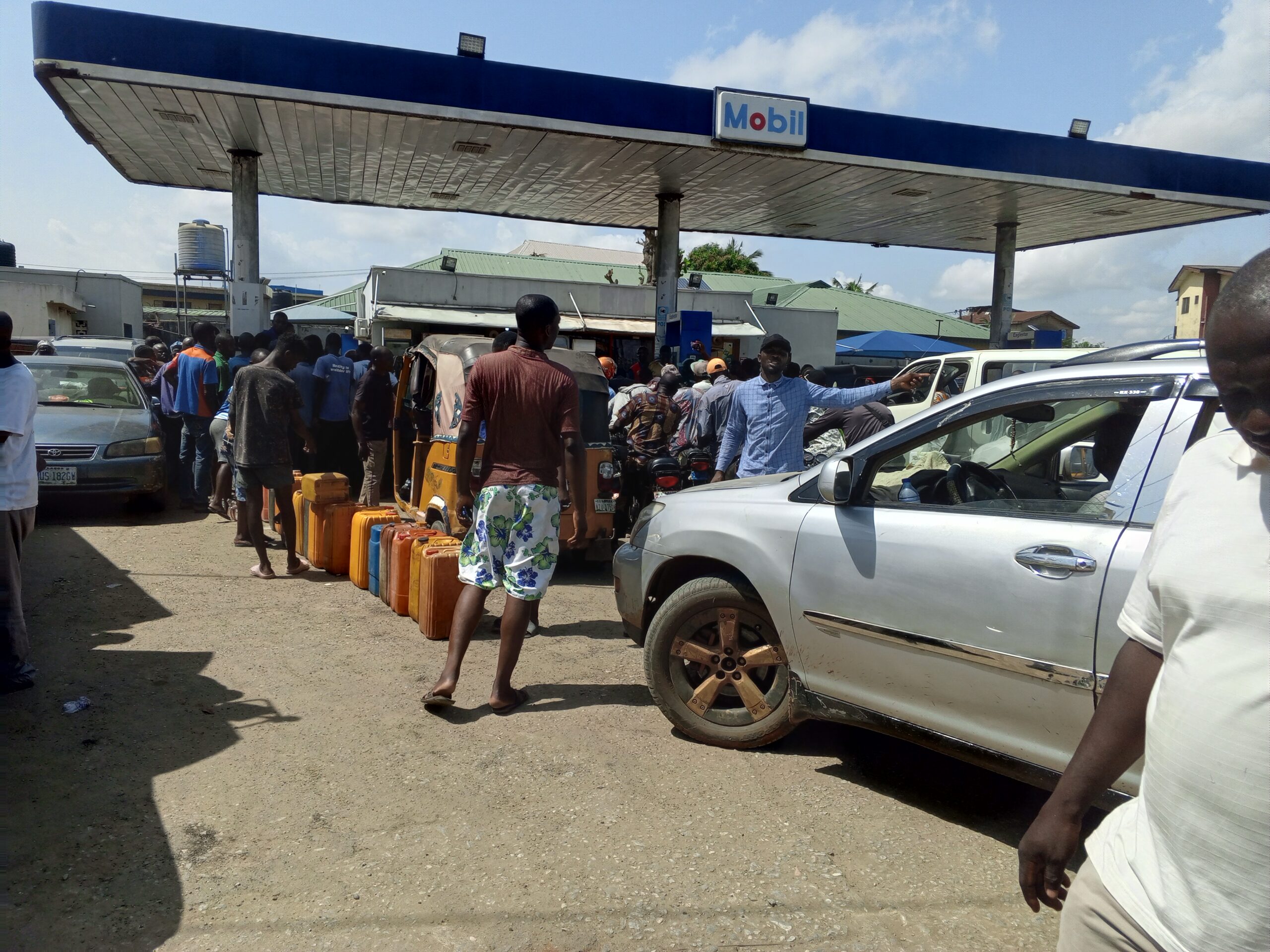 Ikorodu Residents Lament Increment In Fuel Price