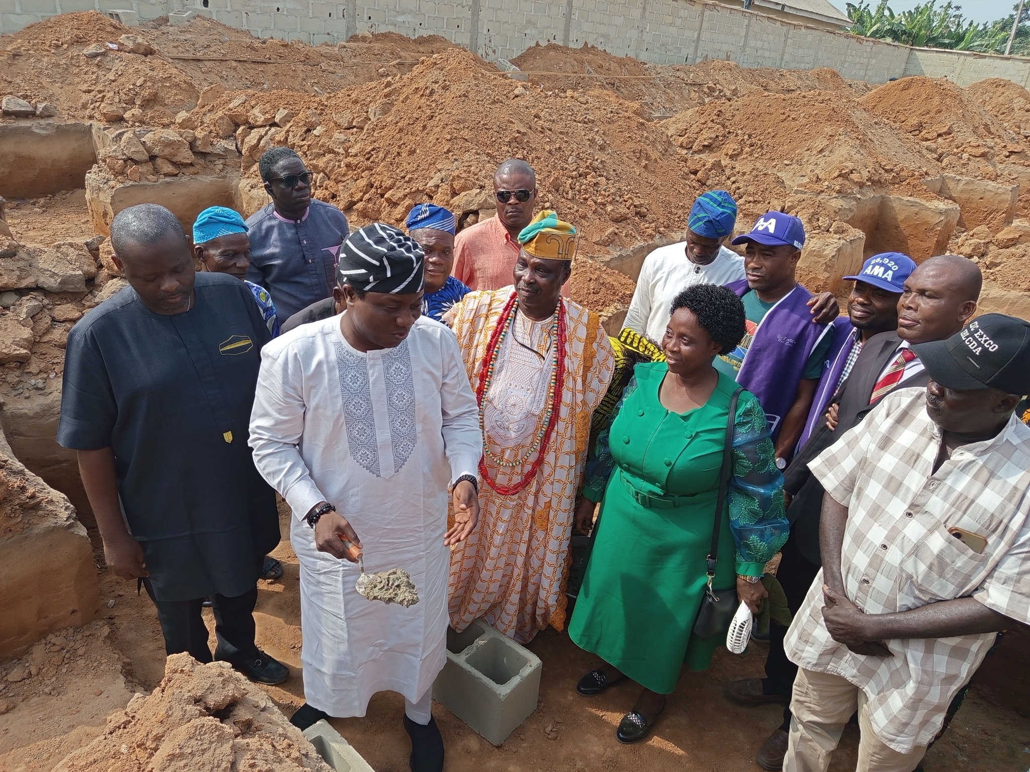 Hon. Aro Moshood Lays Foundation For Construction Of 18 Classrooms, Other Facilities At Lajo ...