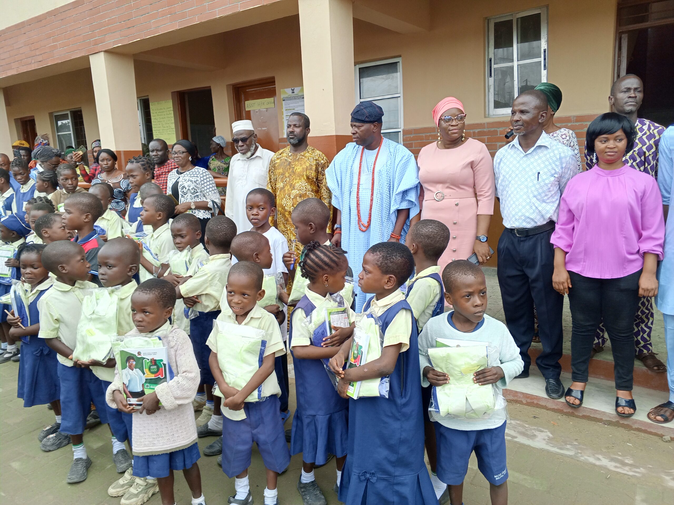 Hon. Motunrayo Alogba Supports Primary Pupils In Ijede With School ...