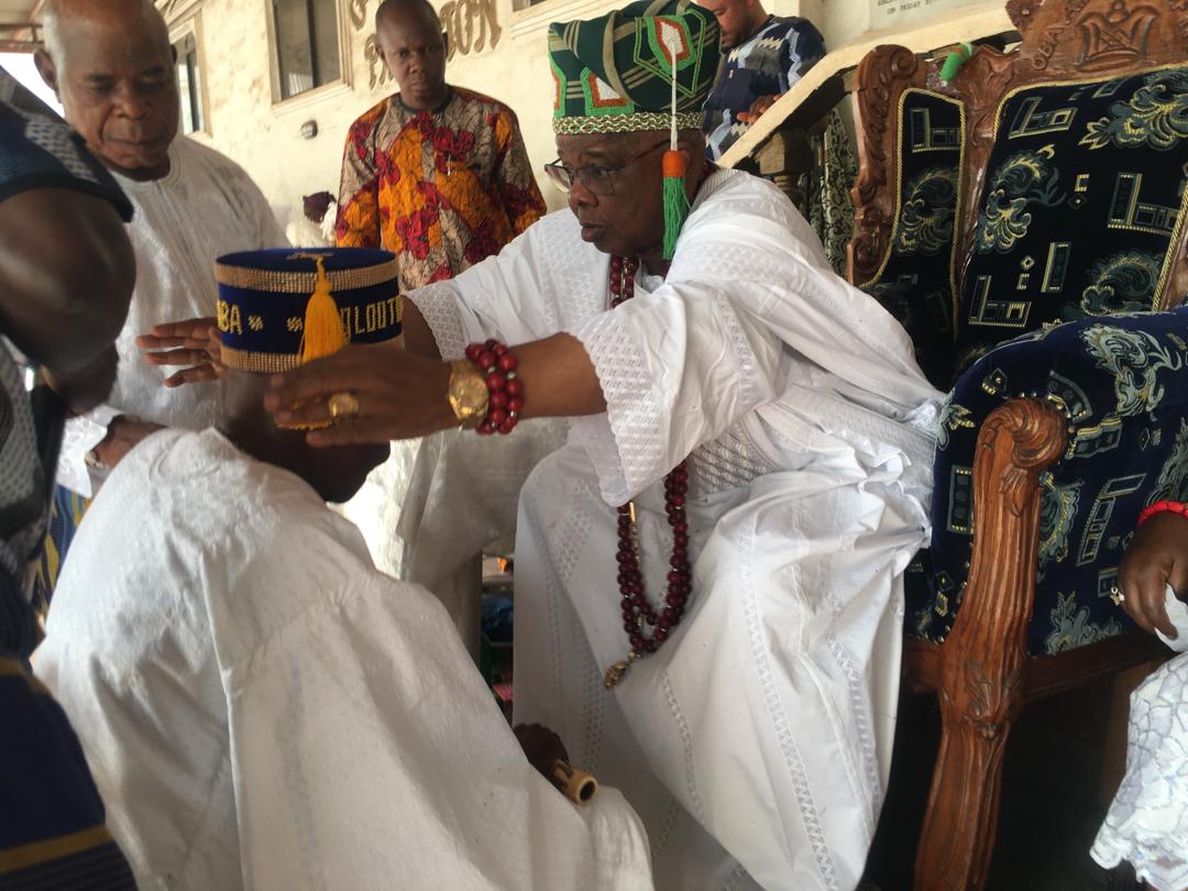 Ayangbure Installs Chief Obasegun Ogbe As Head Of Orodoko Liadi ...