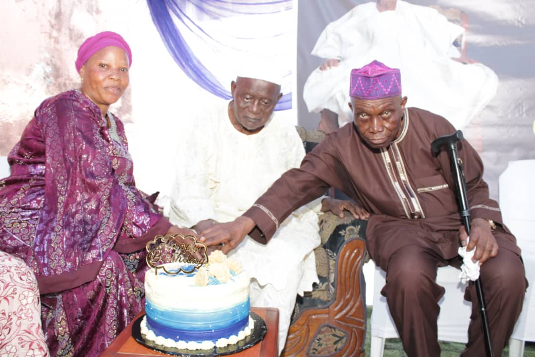 Ikorodu Apex APC Leaders Honour Former SDP Chairman, Pa Salisu Alogba ...