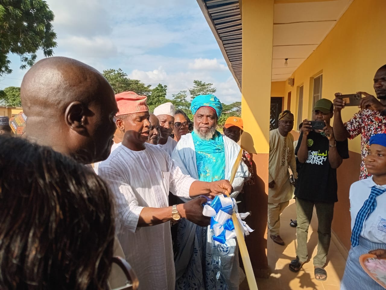 OCOSAN Chieftain, Alhaji Bolarinwa Misbau, Donates 200 Bed Space Girls ...