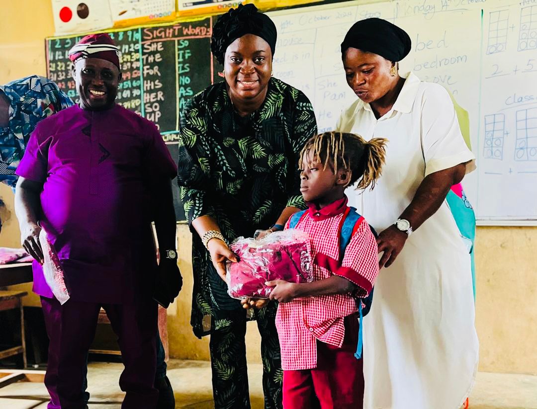 Ijede LCDA Chair, Hon. Gbadebo – Alogba Distributes Educational ...