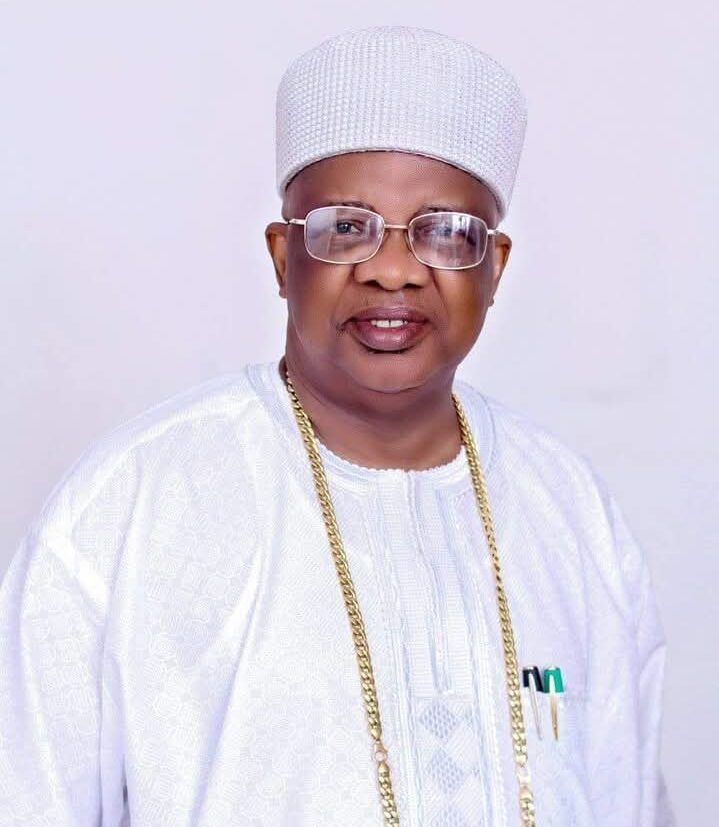 Benson Celebrates Ayangbure Of Ikorodu, Oba Shotobi On His Birthday