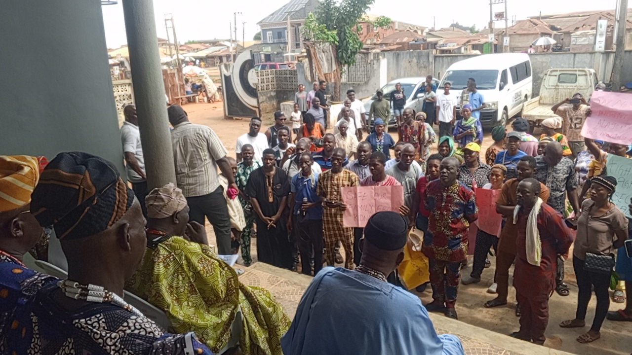 Residents Protest In Igbogbo Over Govt's Failure To Secure Them From ...